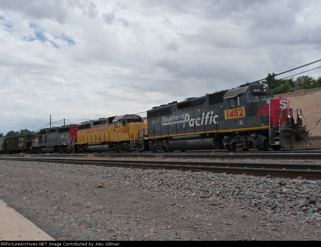 Westbound Railtrain Power Set, UP 1482 West
